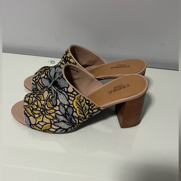 croma bintage | Shoes | Croma Bintage Lara Yellow And Gray Floral Mules ...